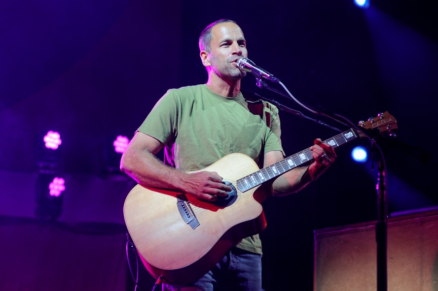 Jack Johnson se apresenta em São Paulo com hits e simplicidade contagiante
