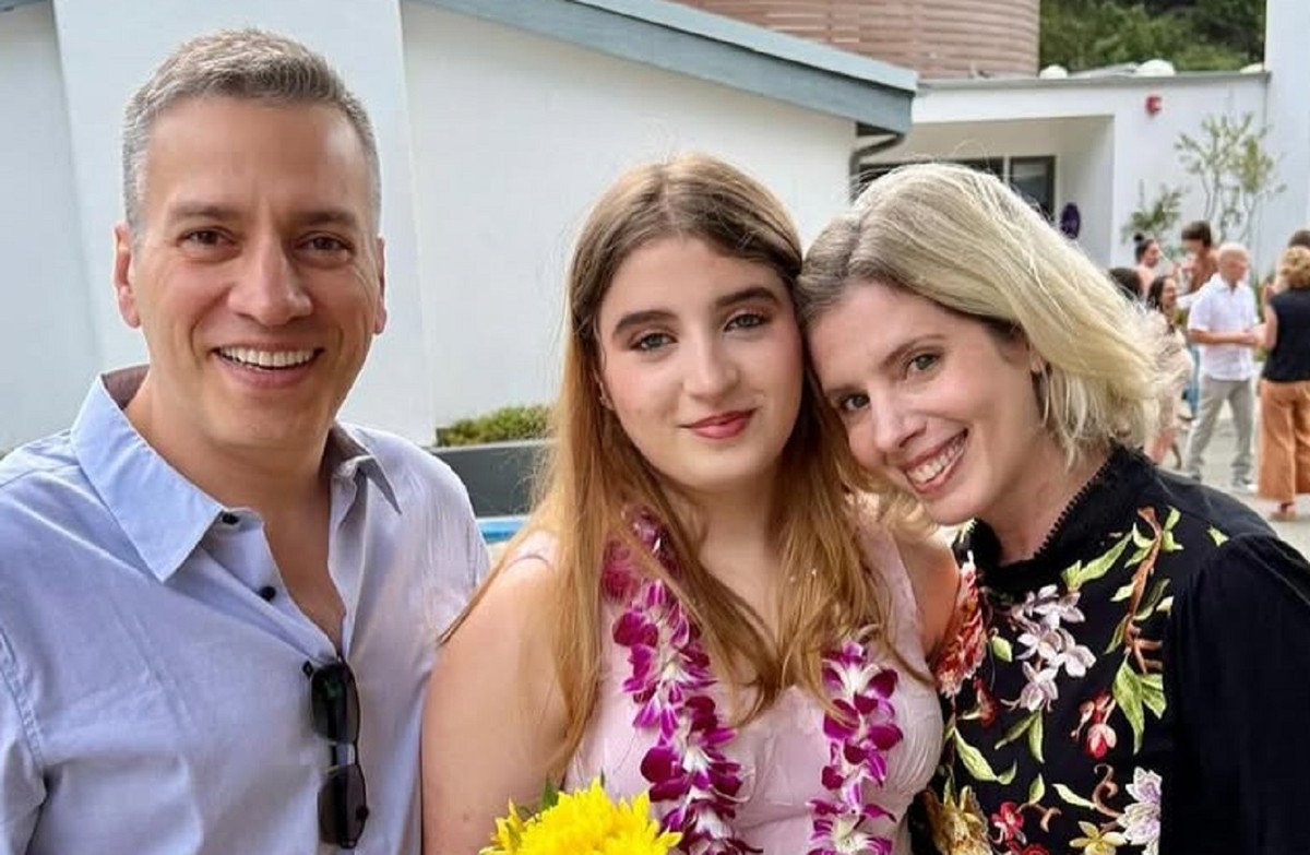 Atriz Dani Valente celebra formatura da filha, neta de Marília Gabriela ...