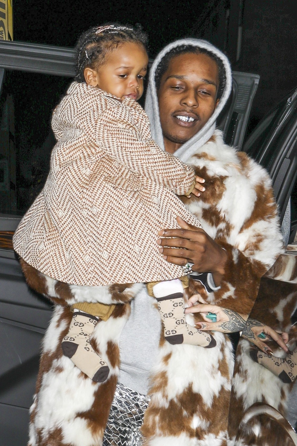 Rihanna e A$AP Rocky passam festas de fim de ano em Aspen com os filhos
