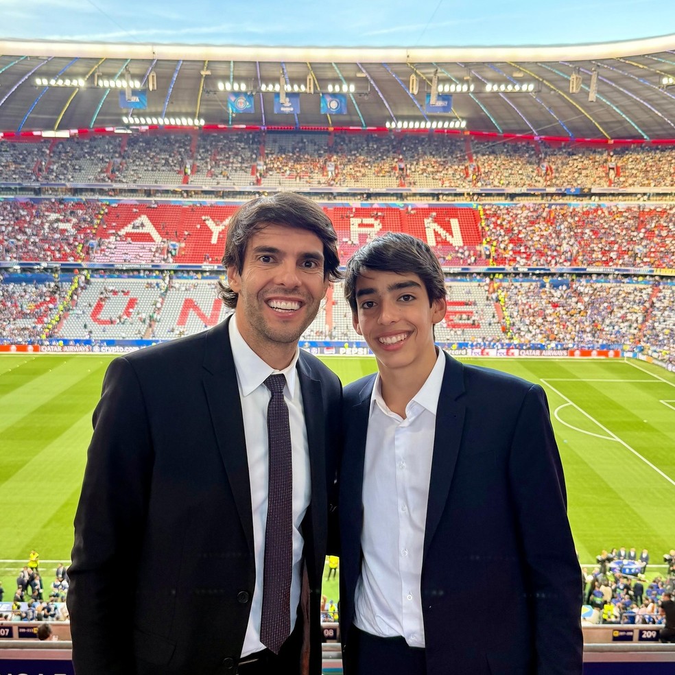 Kaká e o filho de 16 anos impressionam com semelhança após final da ...