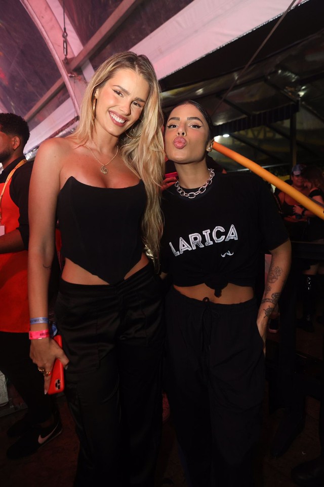 Ana Clara e Juliette curtem festa juntas no Rio