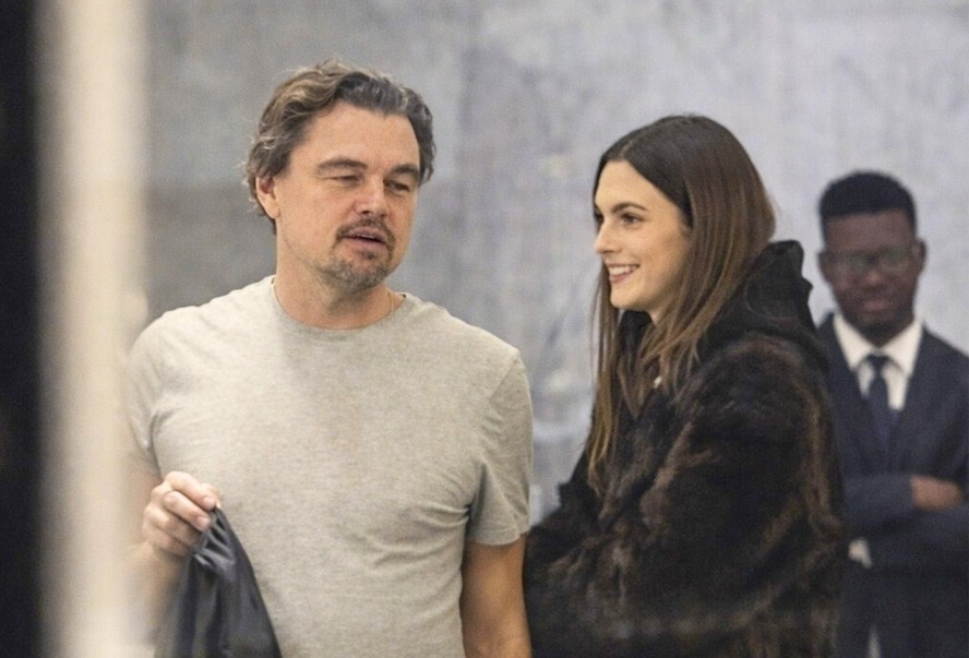 Leonardo DiCaprio e Vittoria Ceretti são vistos juntinhos em momento a ...