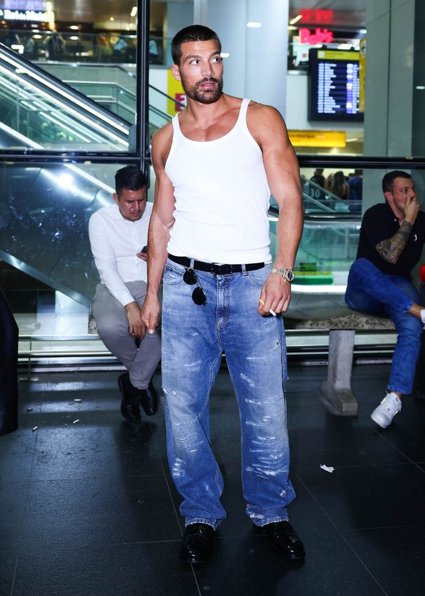 Ex de Anitta, galã italiano Simone Susinna volta ao Brasil com o irmão ...