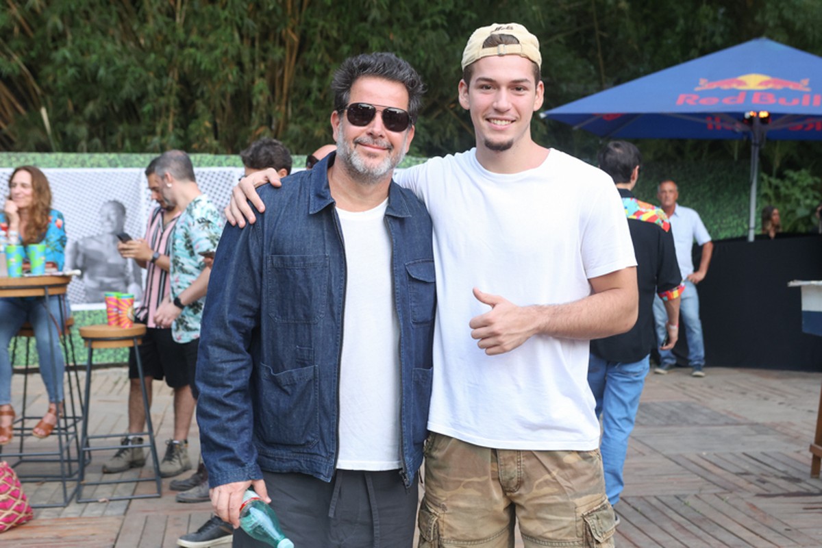 Murilo Benício vai acompanhado de filho com Antonelli ao Rock The Mountain