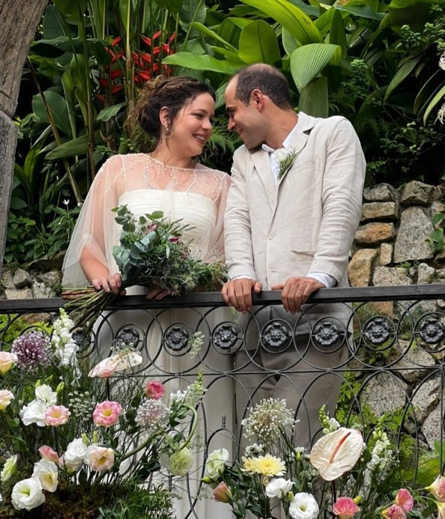 Leandra Leal e Guilherme Burgos abrem álbum de casamento