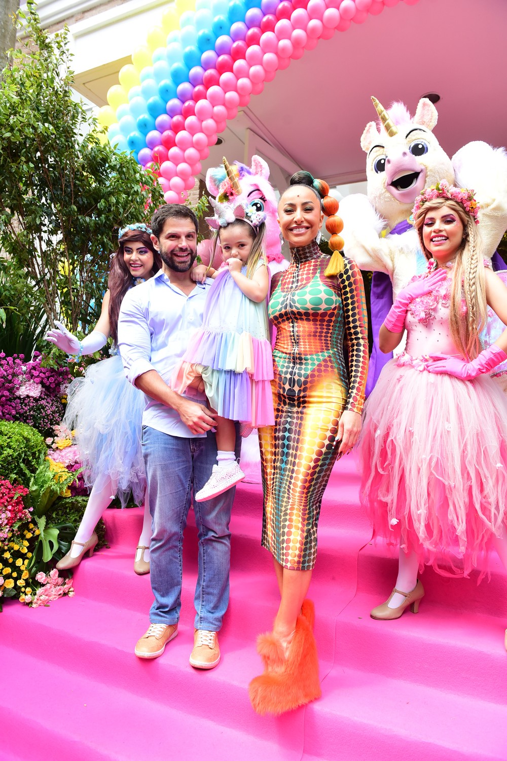Sabrina Sato e Duda Nagle fazem festão para os 4 anos de Zoe
