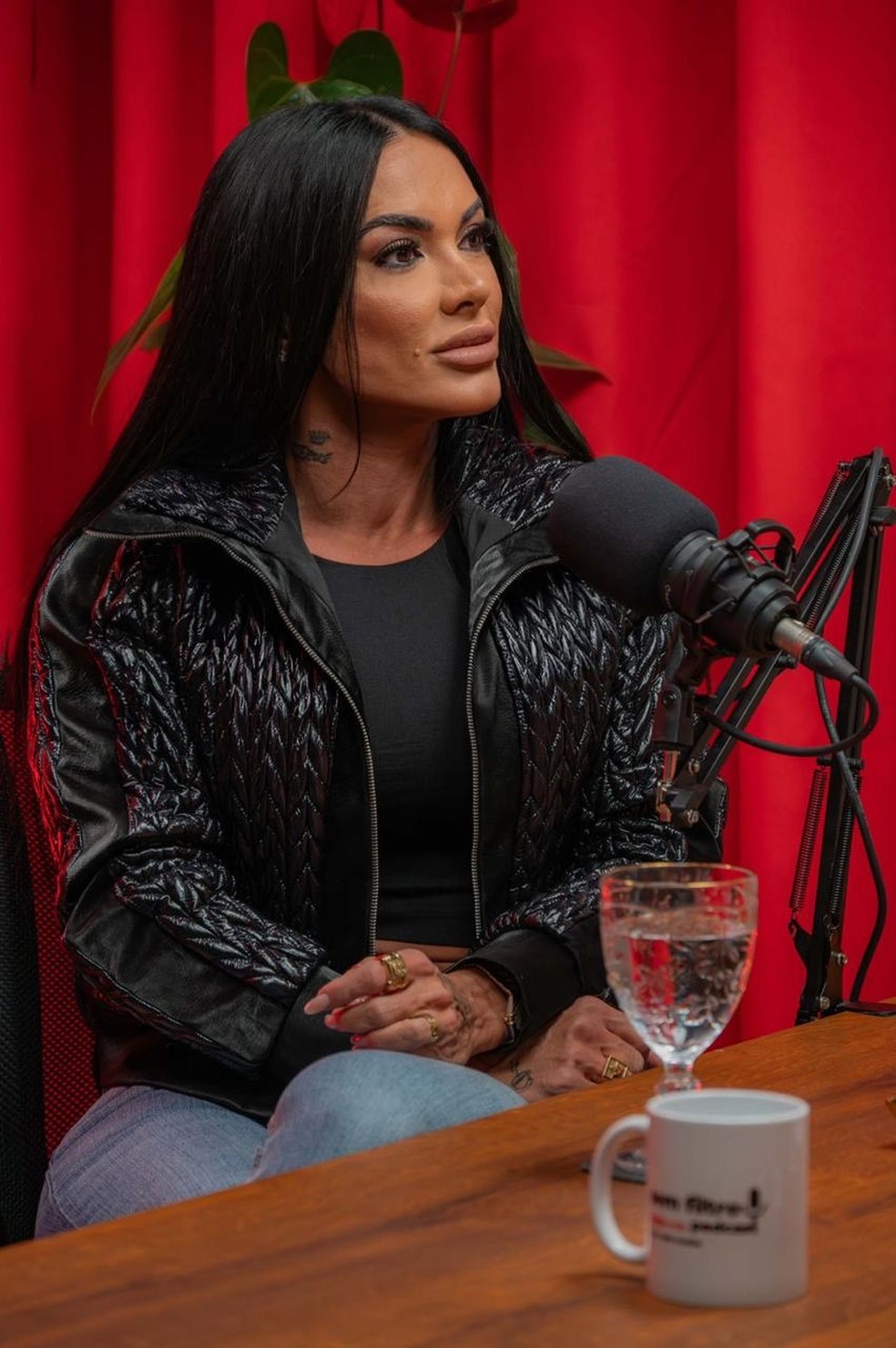 Kamila Simioni afirma que já transou com Caio Castro e dá detalhes ...