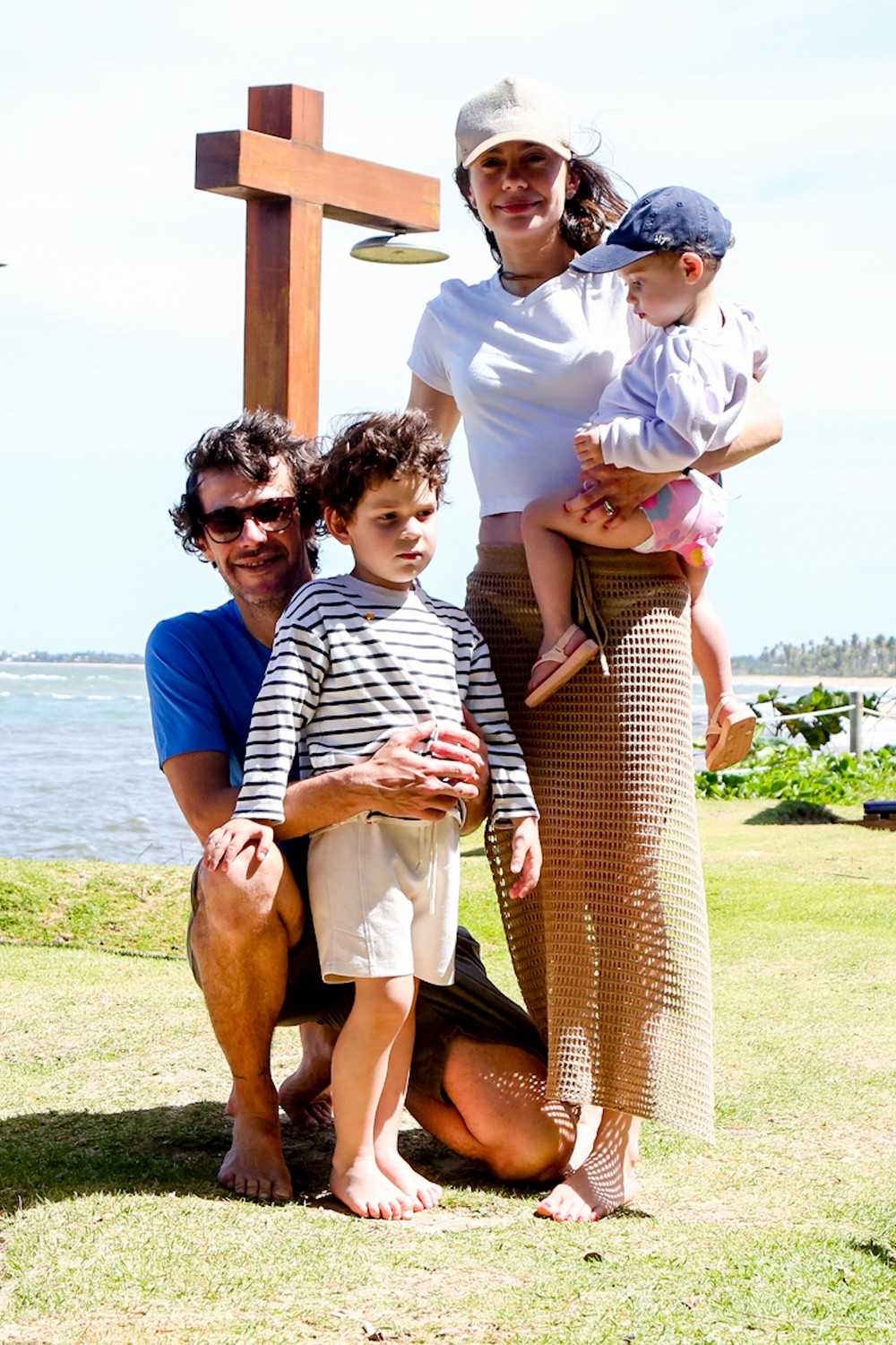 Jayme Matarazzo e esposa viajam para a Bahia com os filhos