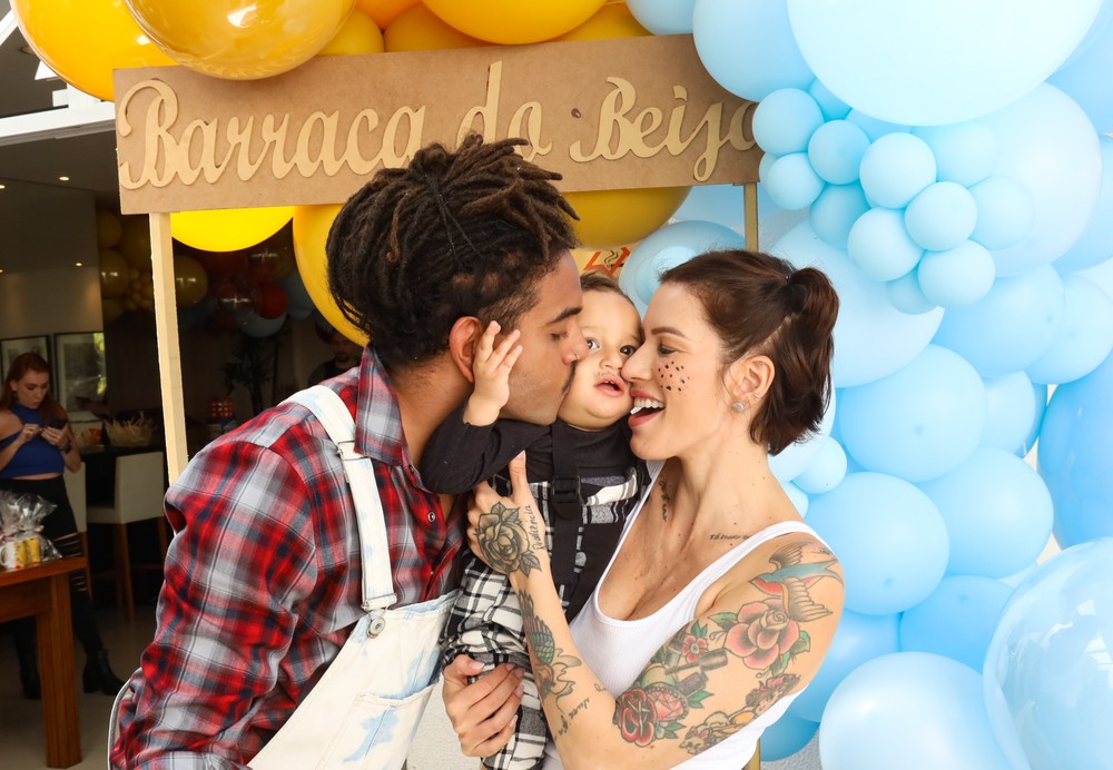 Nanda Terra e Marck David, de Casamento às Cegas, celembram 1º ...