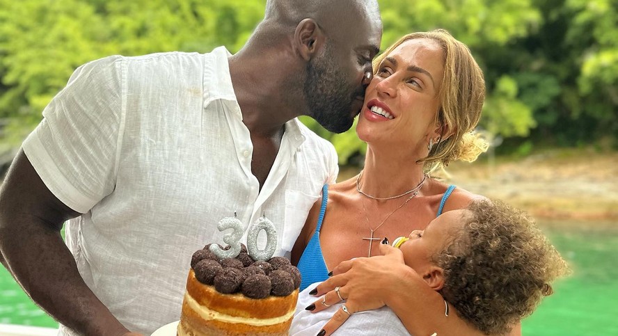 Rafael Zulu e Aline Becker ficam noivos no aniversário dela de 30 anos