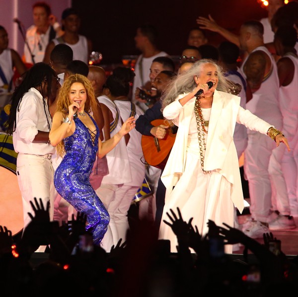 Shakira transforma Copacabana em espetáculo a céu aberto com show ...
