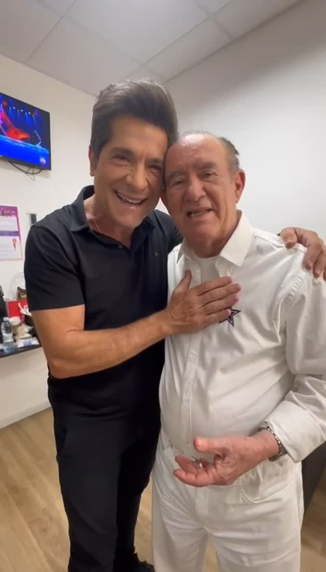 Renato Aragão se emociona no palco do Teleton e realiza sonho de Ratinho