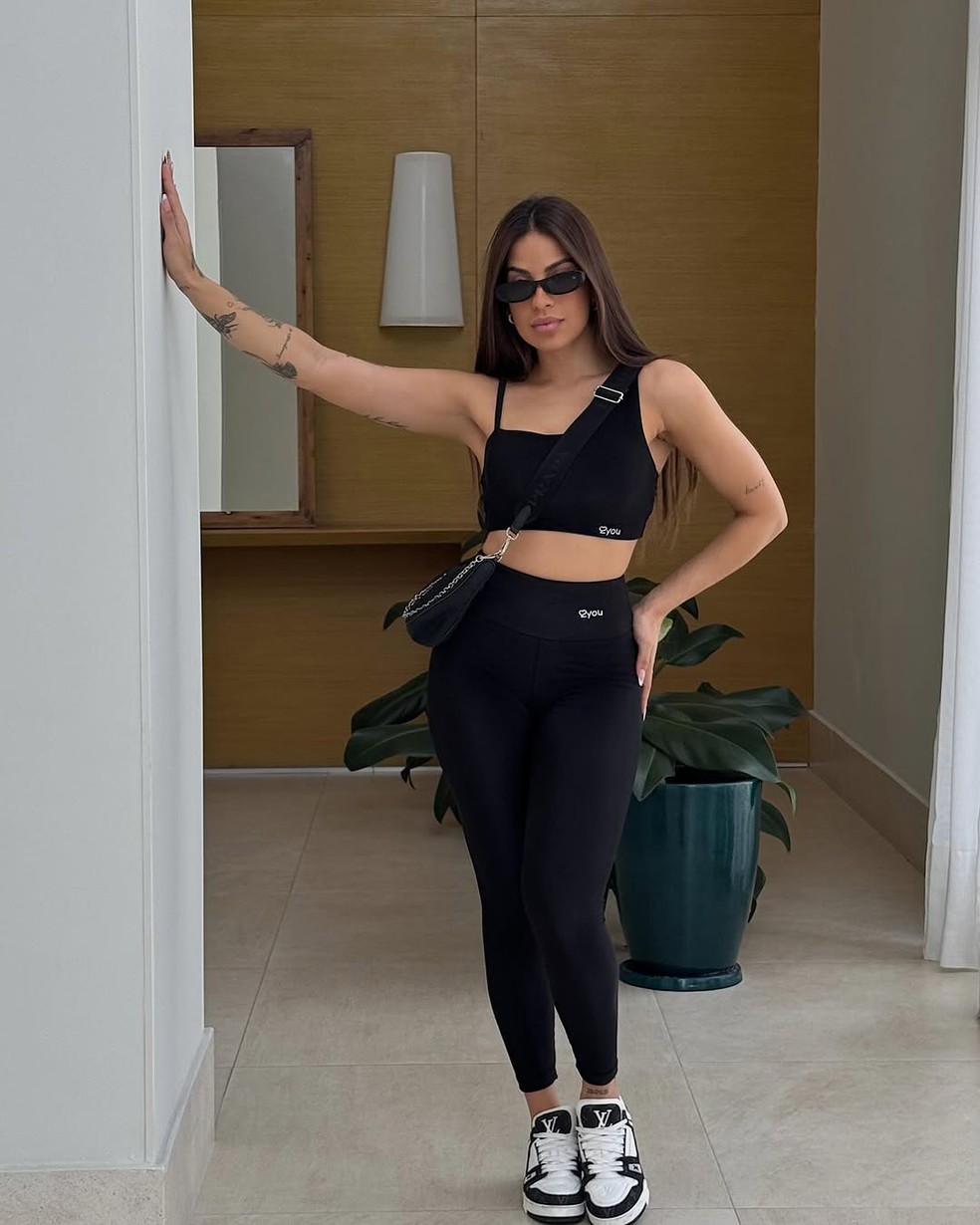 Detalhe na capinha do celular de Maju Mazalli entrega romance com Vini ...