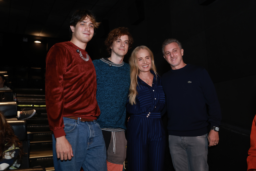 Luciano Huck prestigia com a família irmão cineasta e seu marido no ...