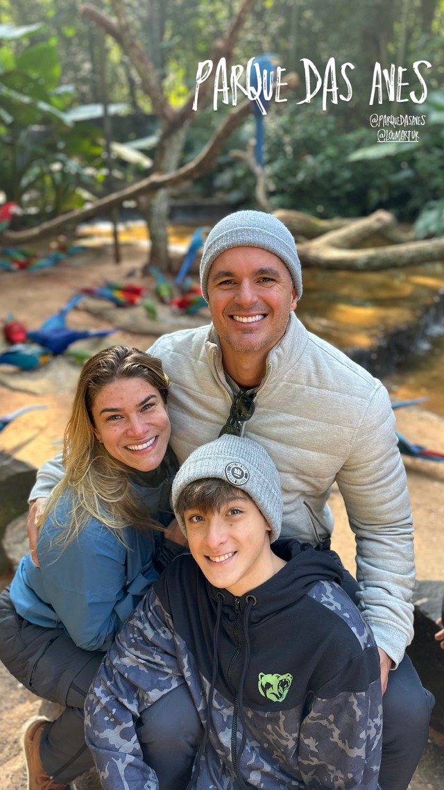 Com 'banho' nas Cataratas, Priscila Fantin, marido e filho curtem Foz ...
