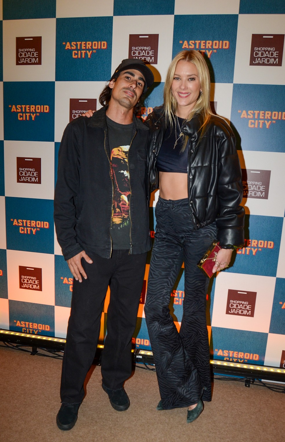 Seu Jorge curte 'vale night' com Karina Barbieri após nascimento do ...