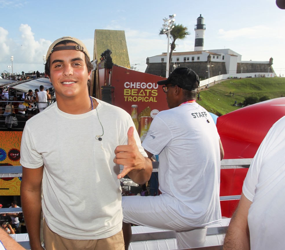 Marcelo, filho de Ivete Sangalo, exibe talento ao lado da mãe em Salvador