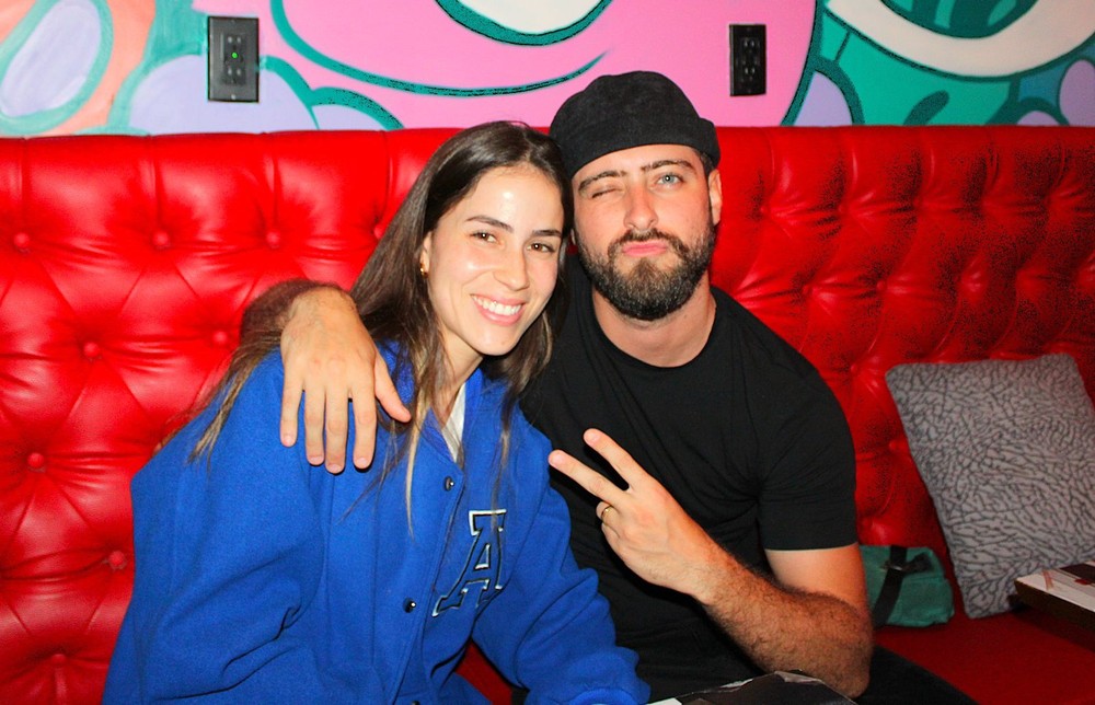 Eike Duarte faz pedido de casamento em viagem a Miami: 'Tremi muito'