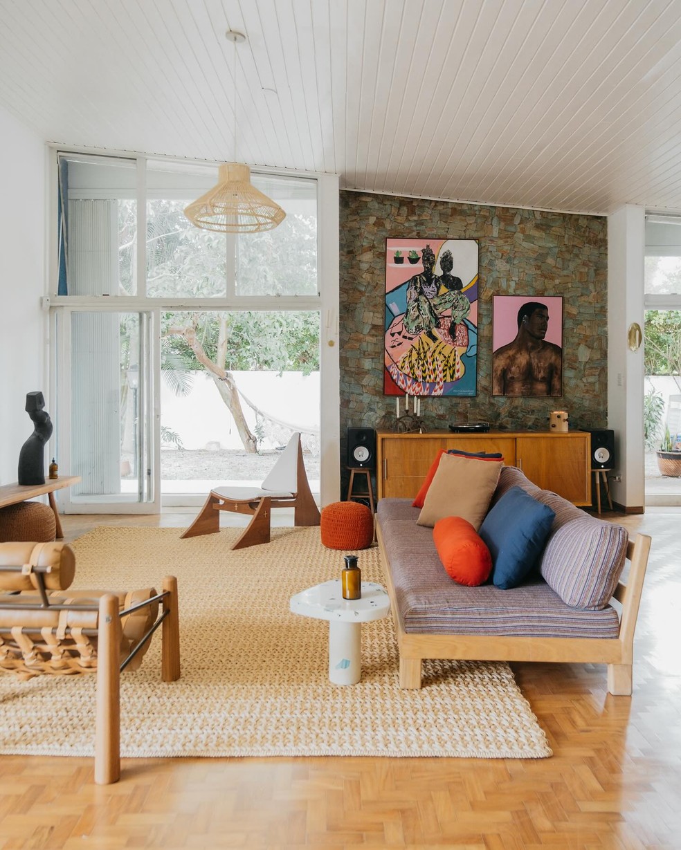 Liniker reforma casa e mostra antes e depois da decoração