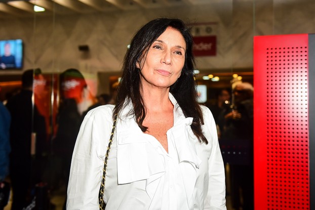 Saiba tudo sobre: Zizi Possi