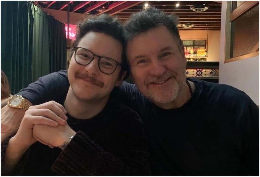 Antonio Calloni parabeniza o filho, e web reage: 'A cara do pai'