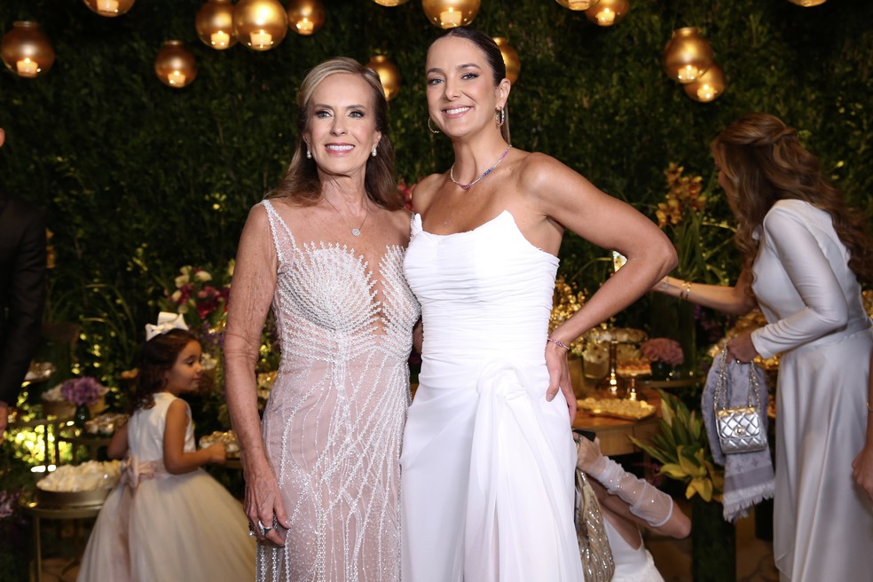 Eterna Garota de Ipanema, Helô Pinheiro celebra 80 com festão no Rio ...