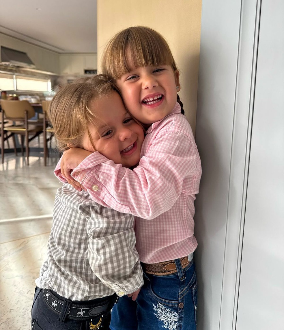 Virginia Fonseca mostra look 'cowgirl' de Maria Flor e Maria Alice para ...