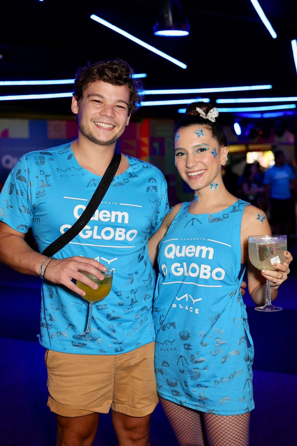 Lorena Comparato leva namorado à Sapucaí e comenta relação à distância