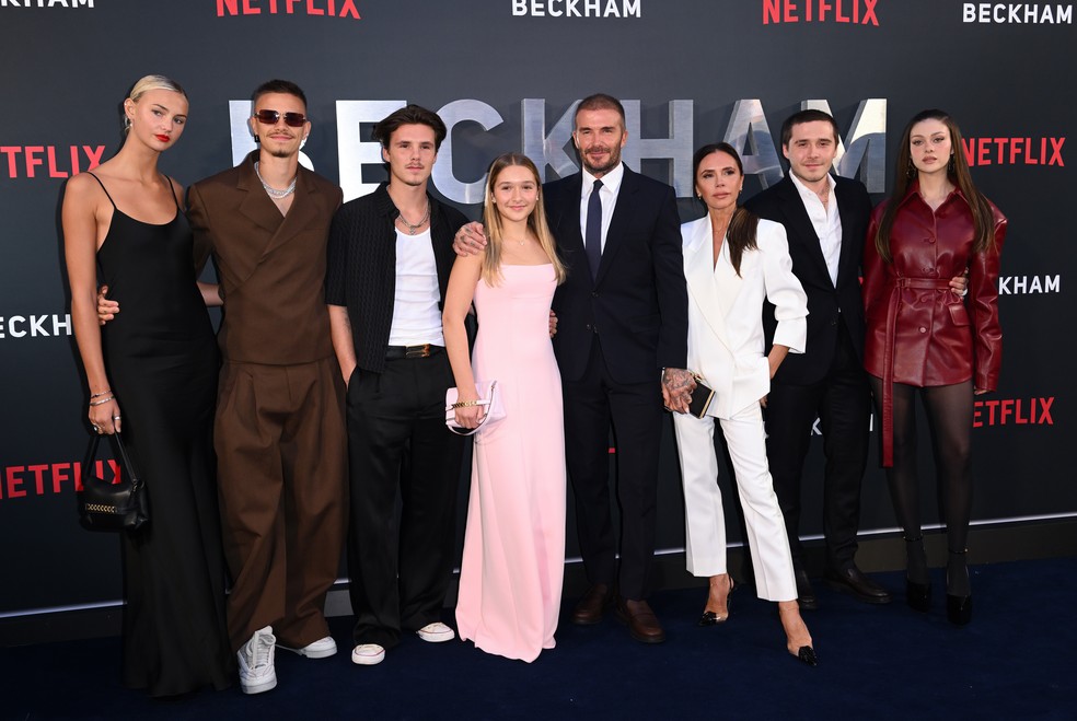 Harry e Meghan recebem Brooklyn Beckham e esposa em casa em meio a ...