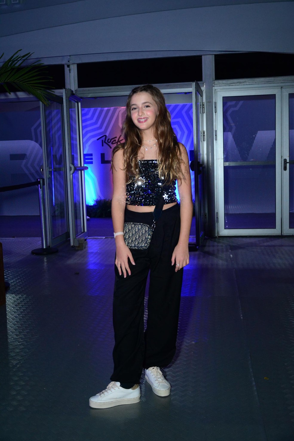 Com bolsa de mais de R$ 10,5 mil, Eva Huck curte Rock in Rio com Sofia ...