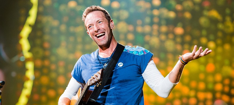 Chris Martin, do Coldplay, pede que fãs devolvam pulseiras de LED: 'Muito caras'