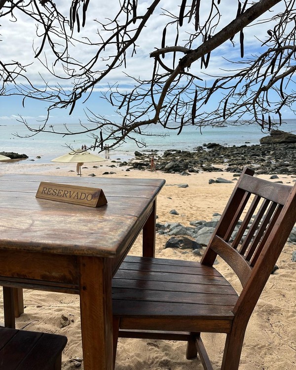 Ex de Anitta, Simone Susinna se encanta por Fernando de Noronha