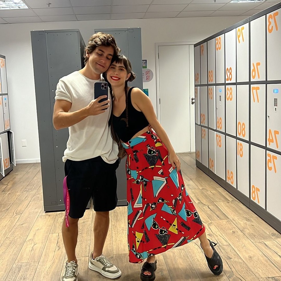 Triângulo amoroso na ficção, Daniel Rangel posa com Daphne Bozaski ...