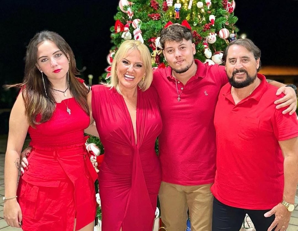 Viúva de Mauri, apresentadora Andrea Fabyanna, celebrou aniversário há ...