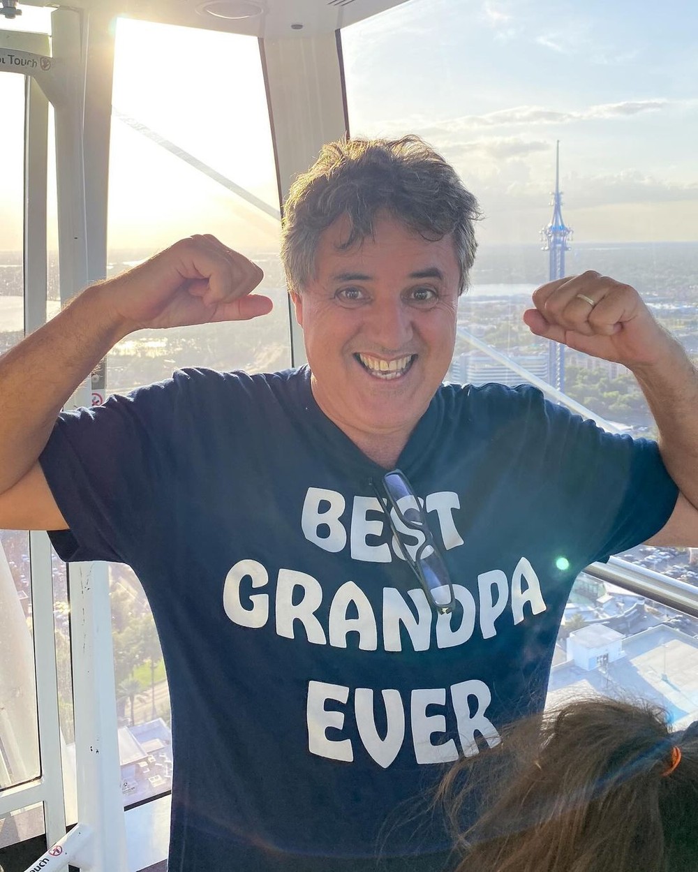 Influencer Flavia Calina anuncia morte do padrasto e comove web: 'Tão ...