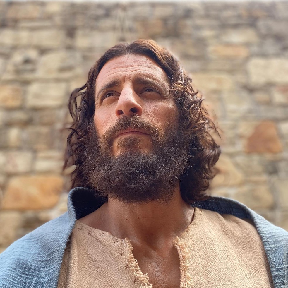 Jonathan Roumie, o Jesus de 'The Chosen', é baterista e já teve ...