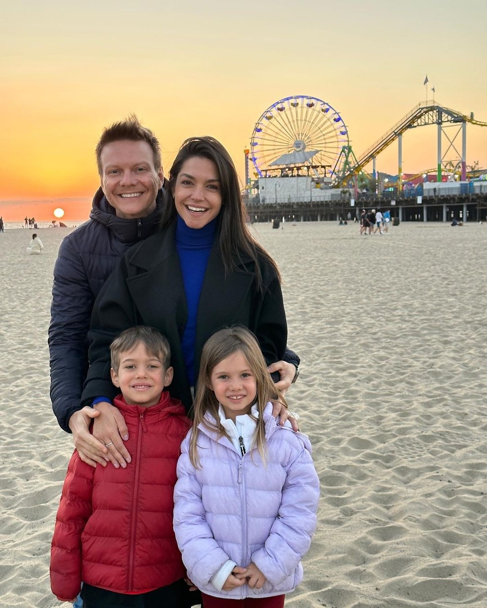 Thais Fersoza abre álbum de viagem em família nos Estados Unidos