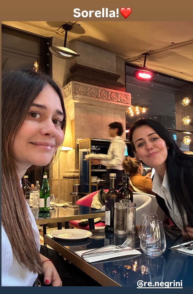 Na Itália, Alessandra Negrini curte dia com o filho e a irmã; fotos