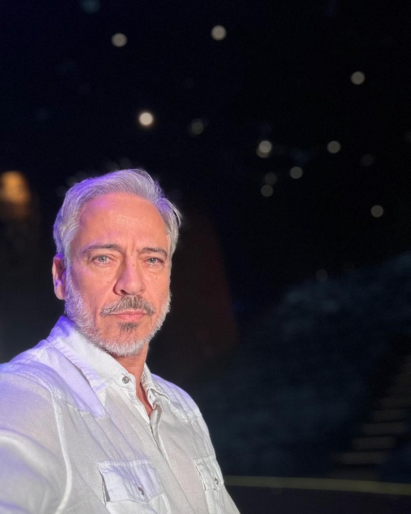 Quem é Edson Fieschi, ex-galã da Globo que namora modelo 41 anos mais novo