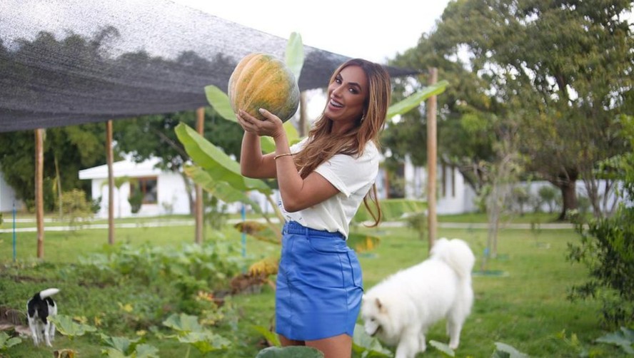 Nicole Bahls sobre sucesso de mostrar dia a dia no sítio: 'Forma de se ...