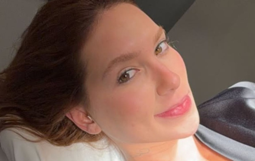 Virginia Fonseca faz procedimento estético para afinar o rosto