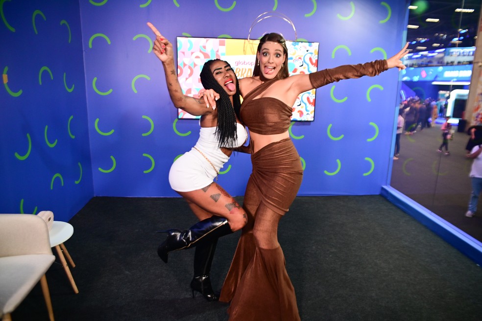 O Brasil do Brasil! Beatriz Reis e Inês Brasil 'causam' juntas na CCXP 2024