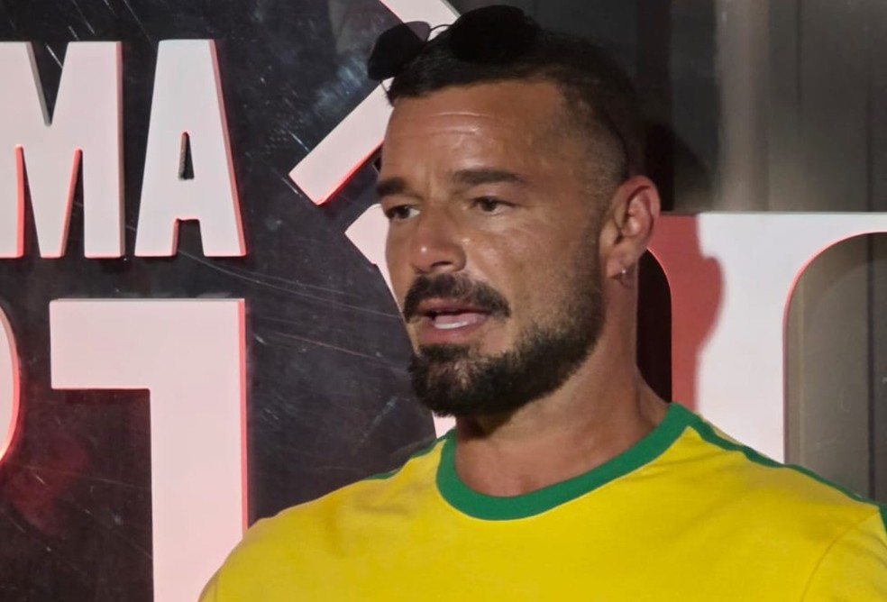 Ricky Martin chega a camarote no Rio e se declara: 'Apaixonado pelo Brasil'