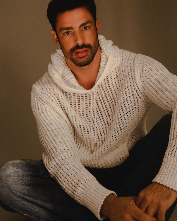 Cauã Reymond avalia sucesso na TV e revela cuidados após os 40 ...