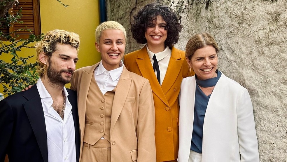 Debora Bloch abre álbum de fotos do casamento da filha, Júlia Anquier ...