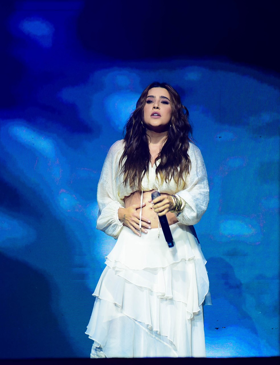 Lauana Prado anuncia gravidez em show após término com Tati Dias ...