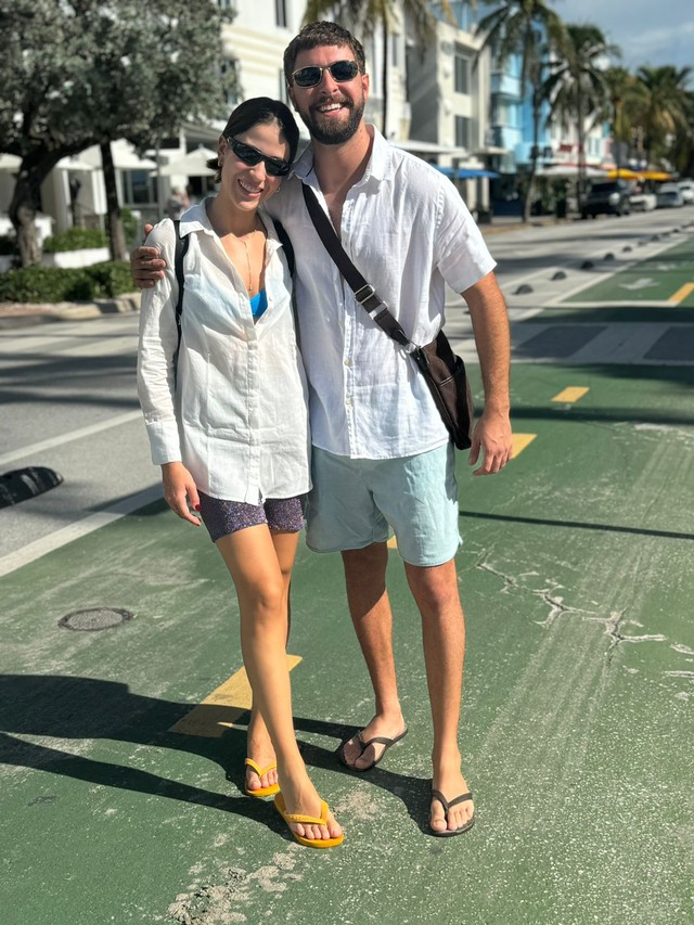 Eike Duarte faz pedido de casamento em viagem a Miami: 'Tremi muito'