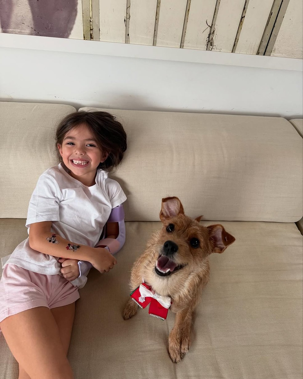 Sabrina Sato faz apanhado de dezembro e mostra Zoe tirando o gesso; veja