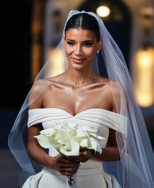 Jakelyne Oliveira mostra como era o segundo vestido em fotos inéditas ...