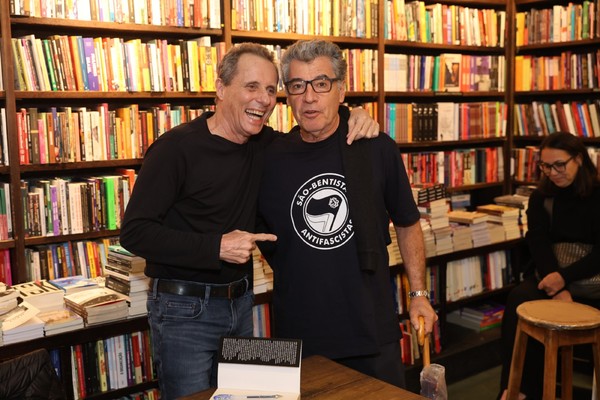 Tony Bellotto recebe famosos no lançamento do 11º livro, no Rio; veja fotos